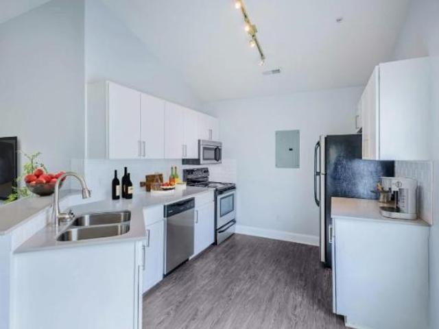 1 Br, 1 bath, Apartment 1301 Dogwood Dr