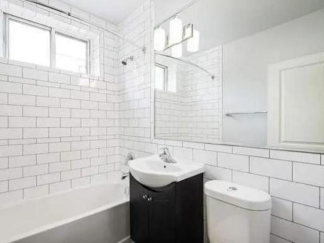 1 Br, 1 bath, Apartment 1301 Dundas St W