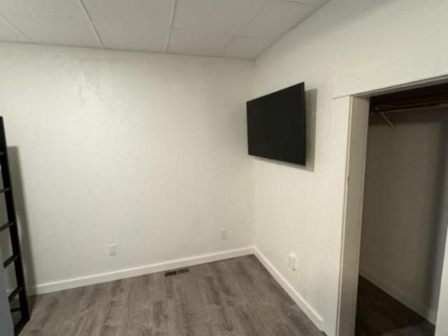 1 Br, 1 bath, Apartment 1302 8th St