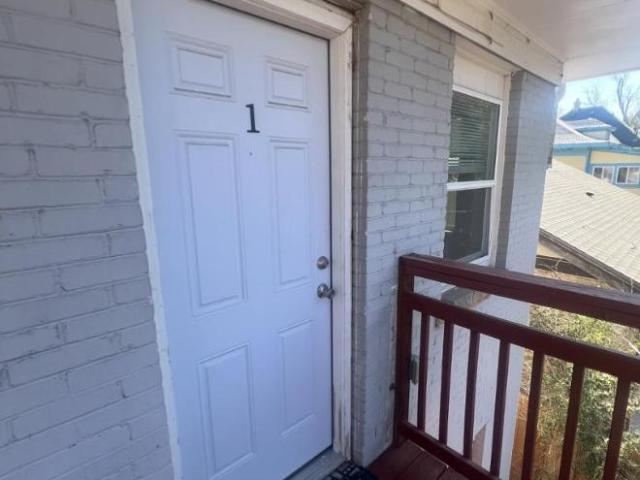 1 Br, 1 bath, Apartment 1317 11th Ave