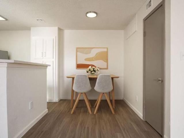 1 Br, 1 bath, Apartment 13150 Wenonah Ave Se