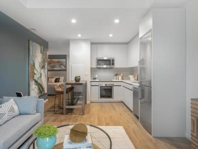 1 Br, 1 bath, Apartment 131 Seaport Blvd