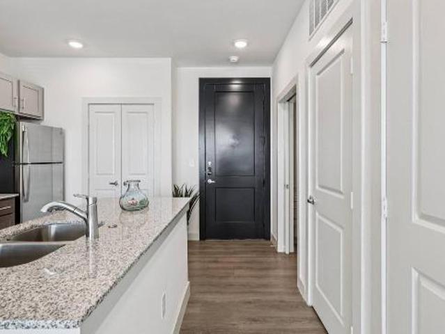 1 Br, 1 bath, Apartment 131 Village Pkwy