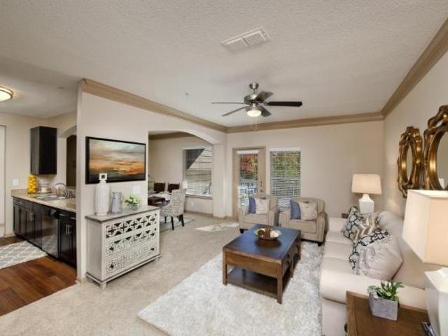 1 Br, 1 bath, Apartment 13200 Summit Blvd