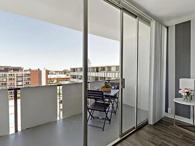 1 Br, 1 bath, Apartment 1321 Marshall Street