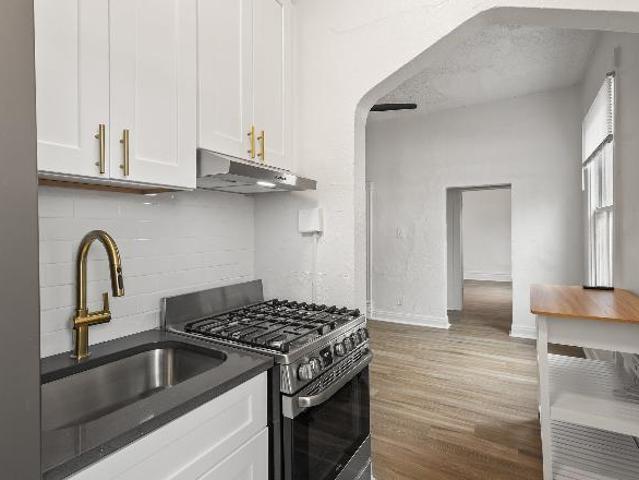 1 Br, 1 bath, Apartment 1325 Corona Street