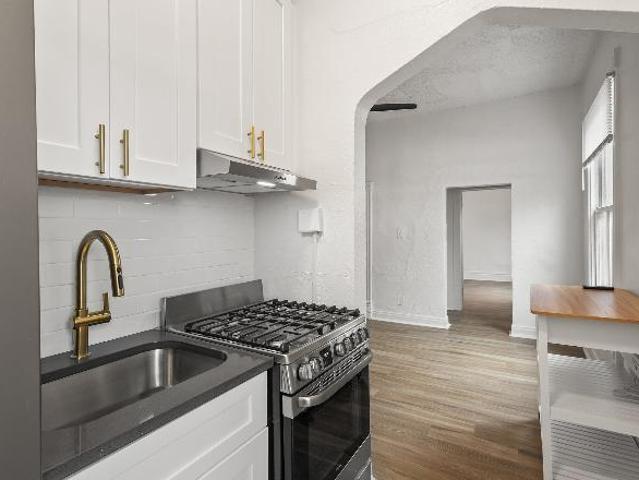 1 Br, 1 bath, Apartment 1325 Corona Street