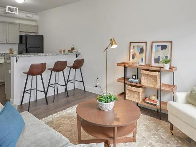 1 Br, 1 bath, Apartment 132 Marginal Way