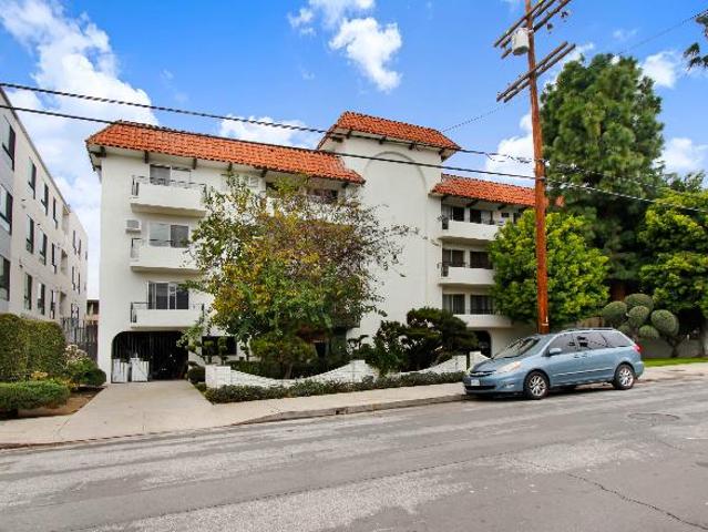 1 Br, 1 bath, Apartment 1333 N Martel Ave