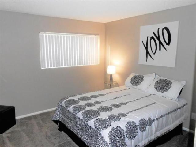 1 Br, 1 bath, Apartment 1330 West Broadway Road