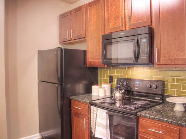 1 Br, 1 bath, Apartment 1335 Herrington Rd