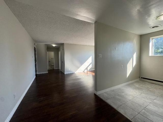 1 Br, 1 bath, Apartment 13 Lansdowne Avenue N