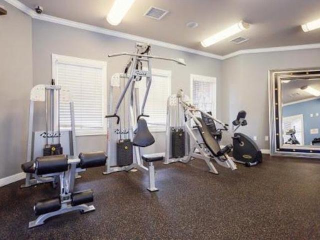 1 Br, 1 bath, Apartment 1440 Carrollton Parkway