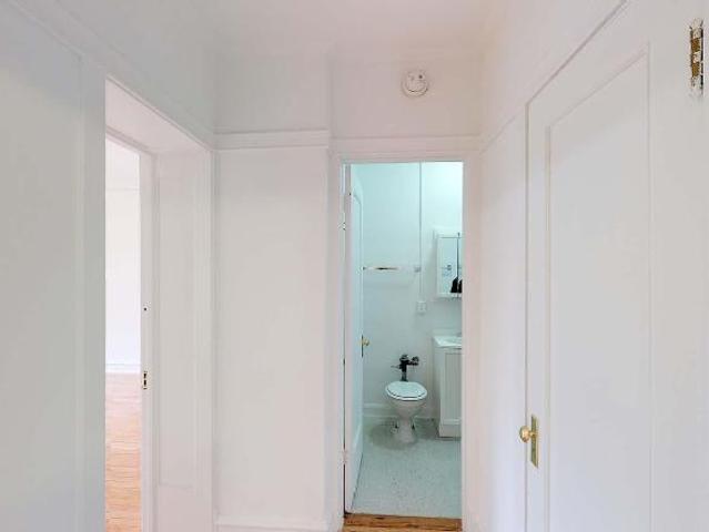 1 Br, 1 bath, Apartment 1440 E 52nd St