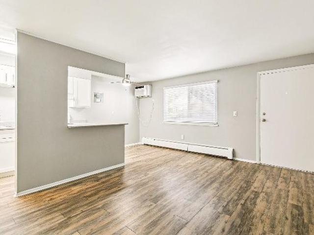 1 Br, 1 bath, Apartment 1445 North Detroit Street