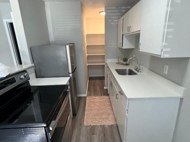 1 Br, 1 bath, Apartment 14500 Roadrunner Way