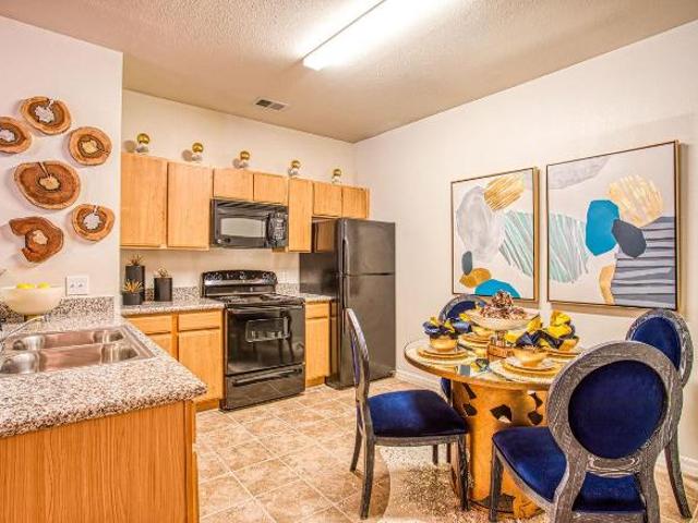 1 Br, 1 bath, Apartment 1450 Bluewater Way