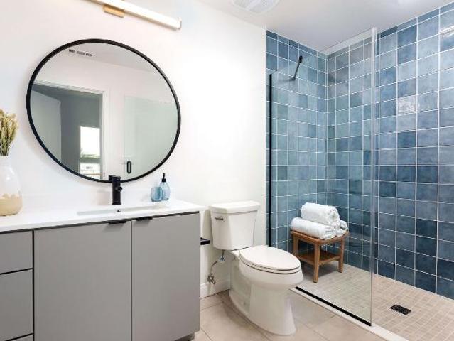 1 Br, 1 bath, Apartment 1450 Cloverfield Blvd