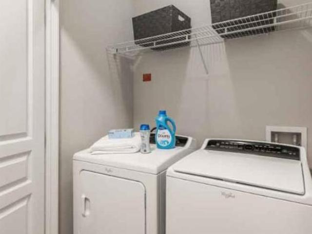 1 Br, 1 bath, Apartment 1455 Spring Road SE
