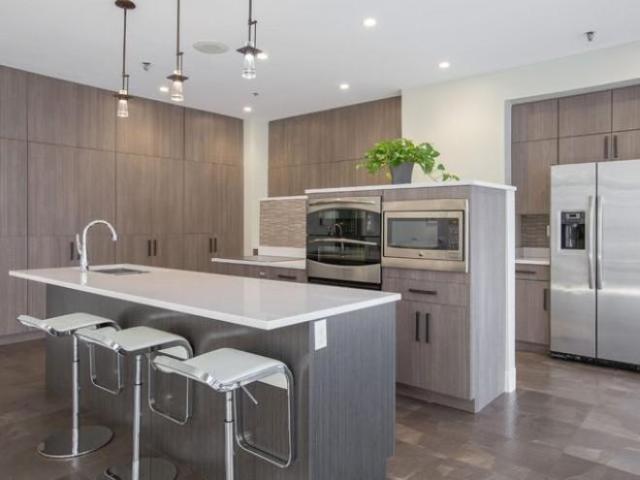1 Br, 1 bath, Apartment 145 Commercial Street
