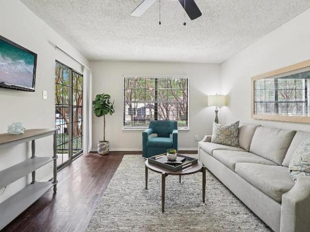 1 Br, 1 bath, Apartment 14609 Chimney Meadow