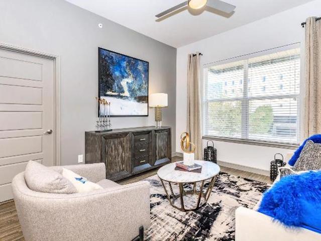1 Br, 1 bath, Apartment 14650 Landmark Blvd