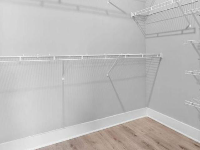 1 Br, 1 bath, Apartment 146 Roberts St