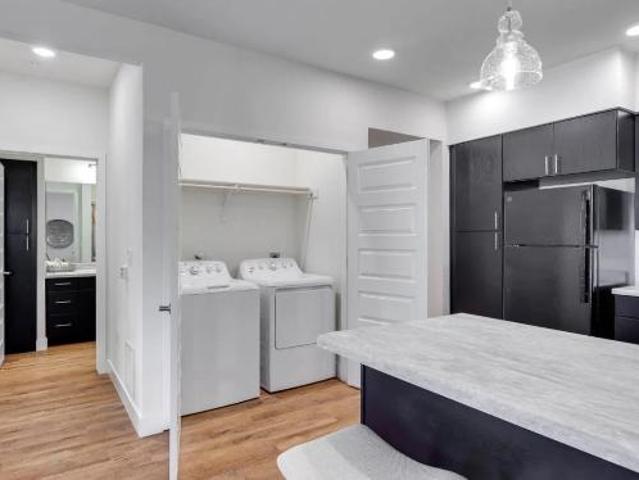 1 Br, 1 bath, Apartment 1475 Rodeo Rd