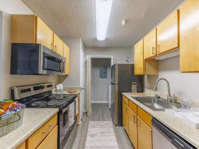 1 Br, 1 bath, Apartment 1480 Lemoyne Blvd