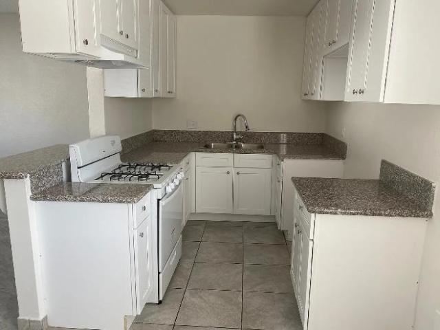 1 Br, 1 bath, Apartment 14839 Sherman Way