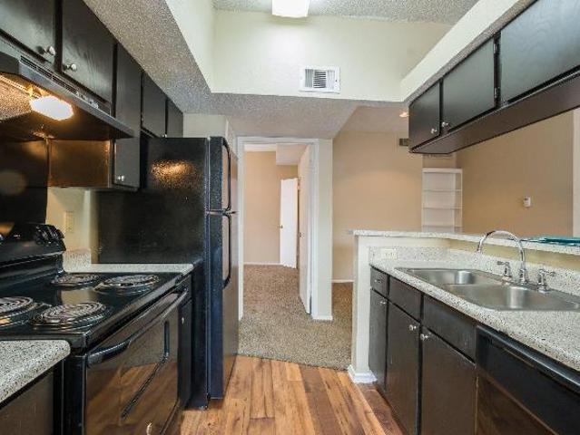 1 Br, 1 bath, Apartment 1400 Esters Road