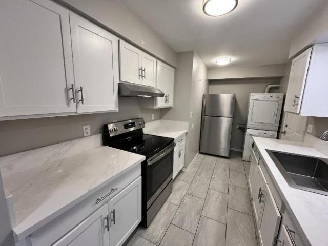 1 Br, 1 bath, Apartment 1400 Northeast 118th Avenue