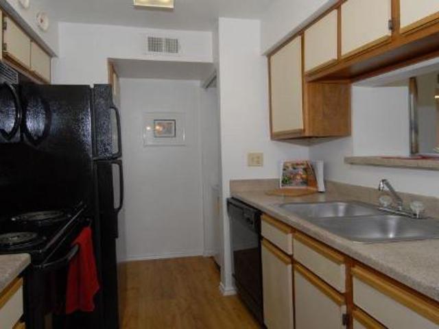1 Br, 1 bath, Apartment 1402 North Valley Parkway