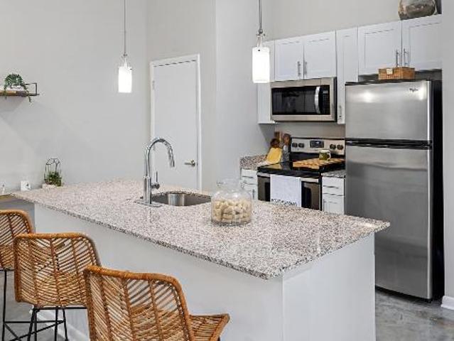 1 Br, 1 bath, Apartment 1405 Long Grove Dr