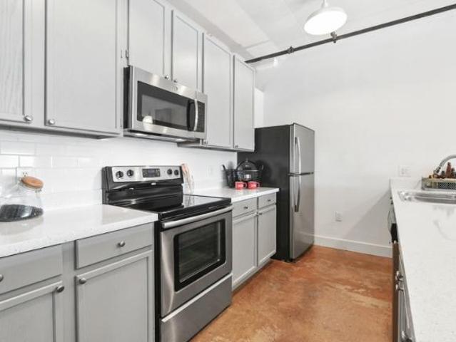 1 Br, 1 bath, Apartment 1409 Botham Jean Boulevard