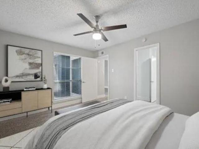 1 Br, 1 bath, Apartment 1410 S Goliad Street