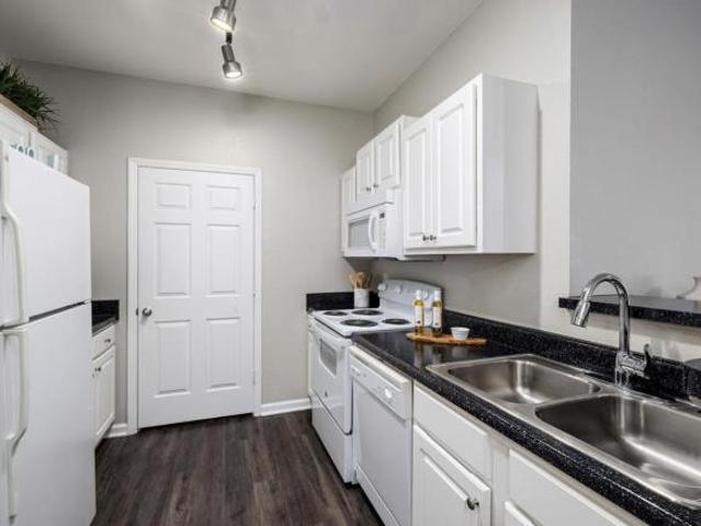 1 Br, 1 bath, Apartment 14114 Chriswick House Ln