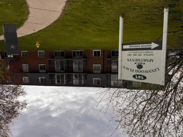 1 Br, 1 bath, Apartment 141 Linnwood Avenue