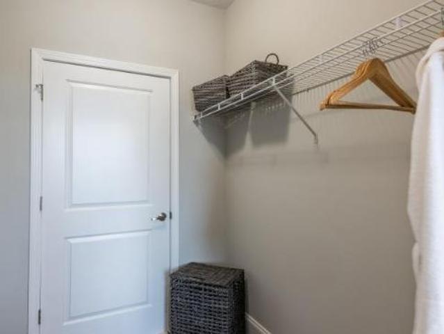 1 Br, 1 bath, Apartment 141 Park at N Hills St