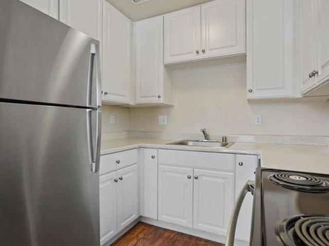 1 Br, 1 bath, Apartment 1420 F St