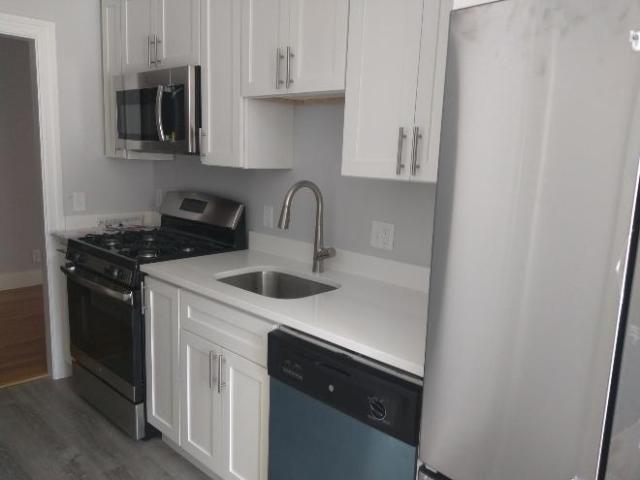1 Br, 1 bath, Apartment 14 Mount Ida Street