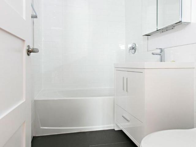 1 Br, 1 bath, Apartment 1545 Bathurst Street