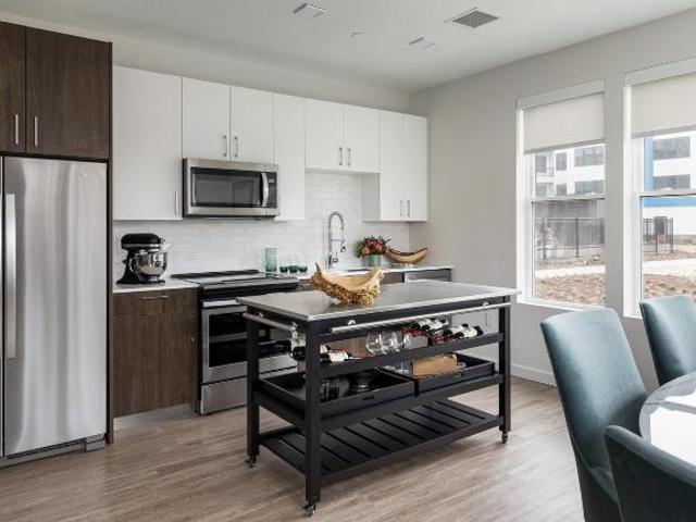 1 Br, 1 bath, Apartment 1555 VFW Pkwy