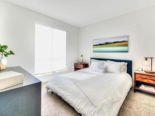1 Br, 1 bath, Apartment 1555 Ellinwood St