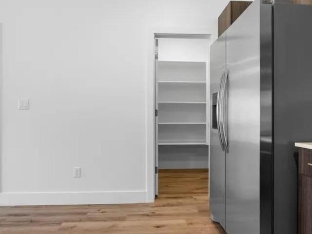 1 Br, 1 bath, Apartment 155 Colvin St