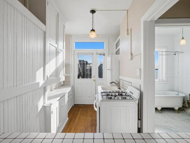 1 Br, 1 bath, Apartment 1560 North Downing Street