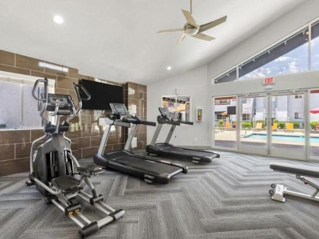 1 Br, 1 bath, Apartment 15615 N 35th Ave