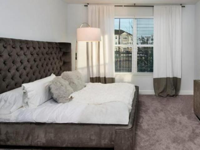 1 Br, 1 bath, Apartment 1565 Benton Blvd
