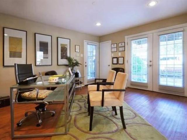 1 Br, 1 bath, Apartment 15678 Knoll Trail Dr