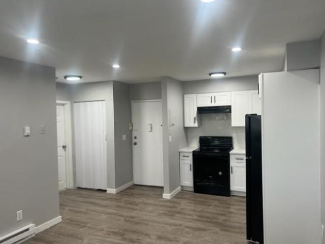 1 Br, 1 bath, Apartment 156 South Munn Ave